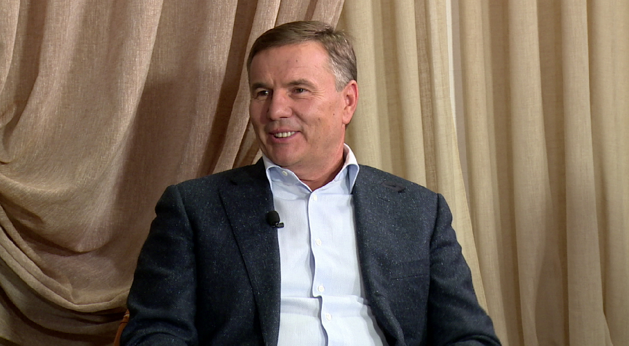 Tineretul OrtodoxSeri duhovnicești la biserica Universității; invitat ...